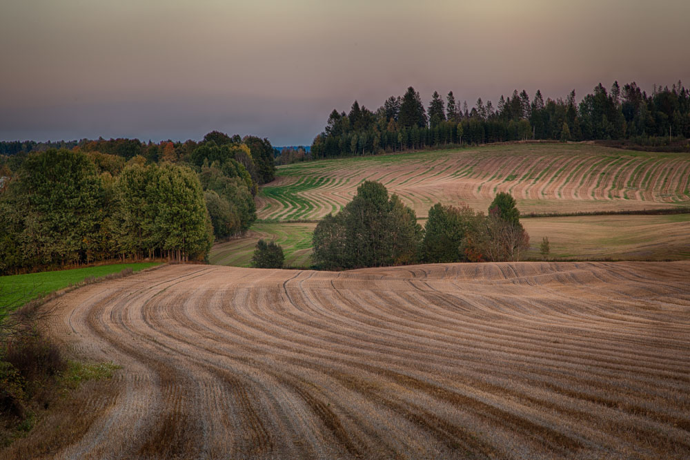 Creating landscape photos in flat farm fields