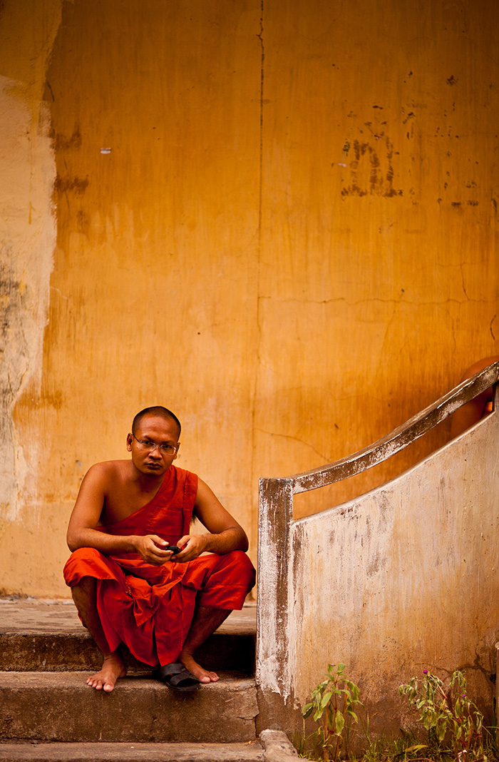 Strong colors: Photographing the monks in Southeast Asia