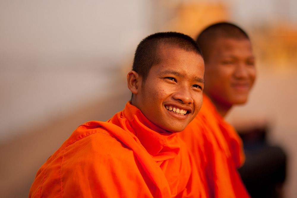 Strong colors: Photographing the monks in Southeast Asia