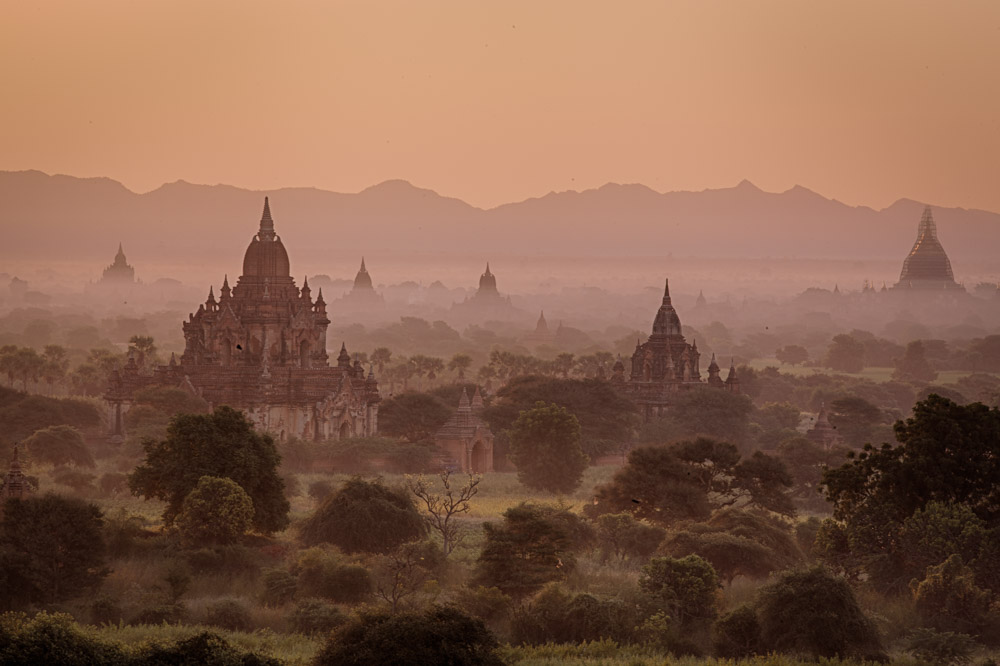 Marvelling at the temples in Bagan