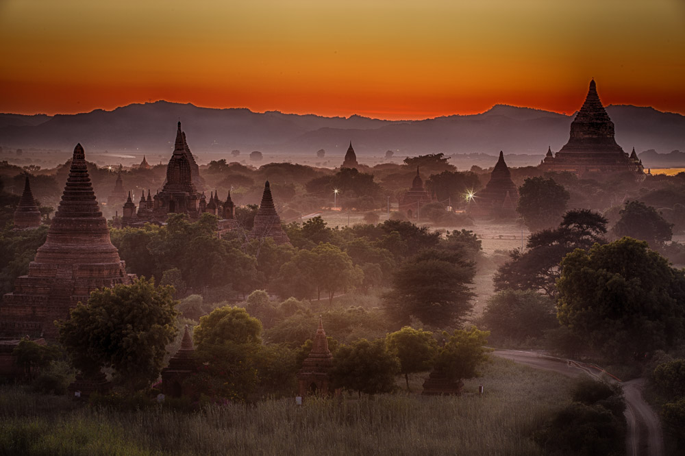 Marvelling at the temples in Bagan